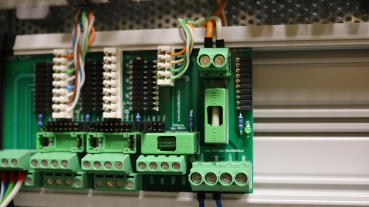 Bausatz LOX-TREE-P2- Die Anschlussklemme für das Loxone Tree-Kabel ...
